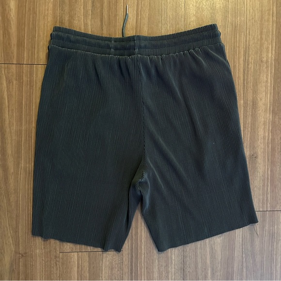 SHEIN | Shorts | Mens Textured Short Pants | Poshmark